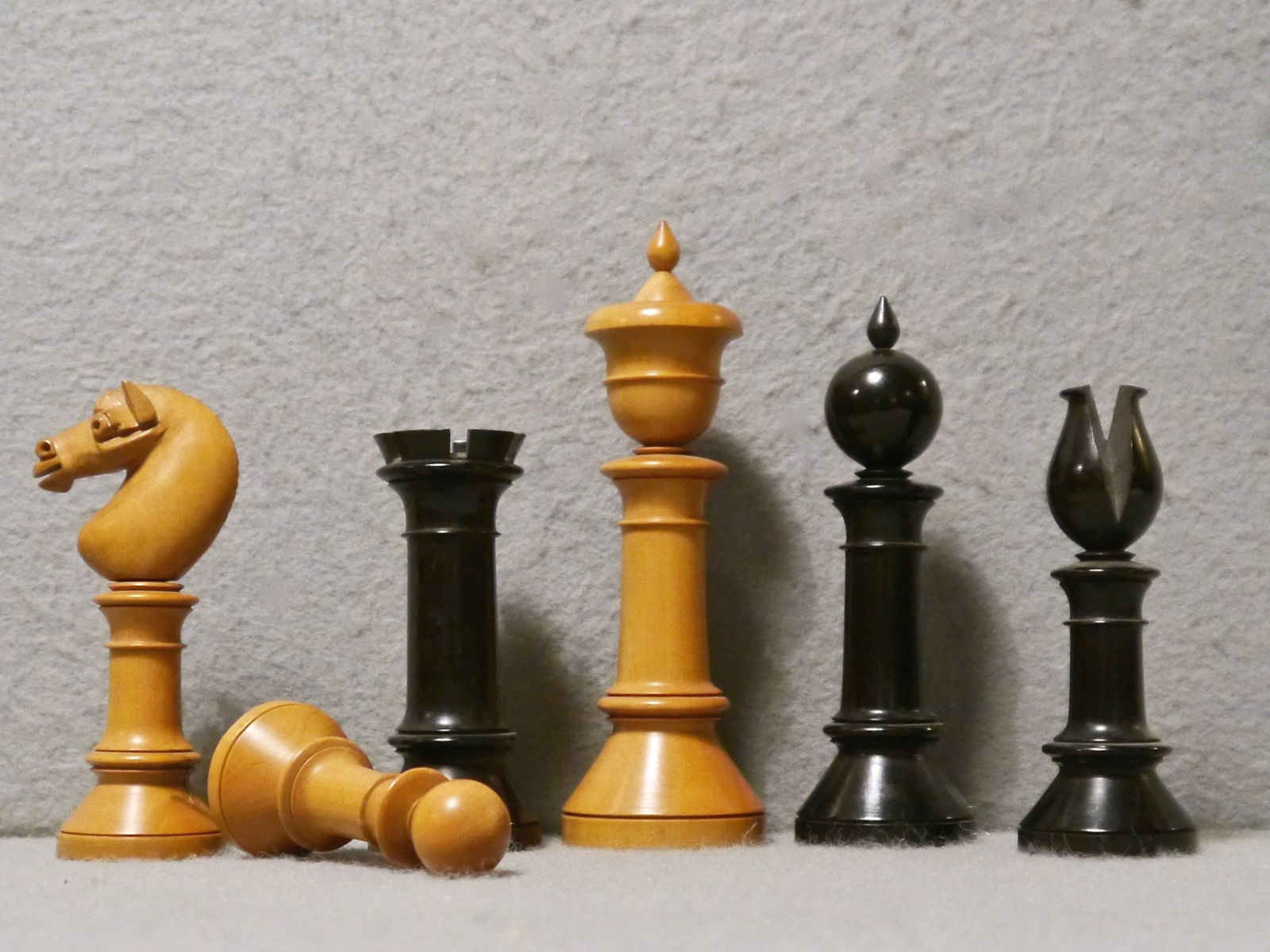 Fine Edinburgh Upright Chess Set, circa 1870 – Luke Honey | Antiques ...