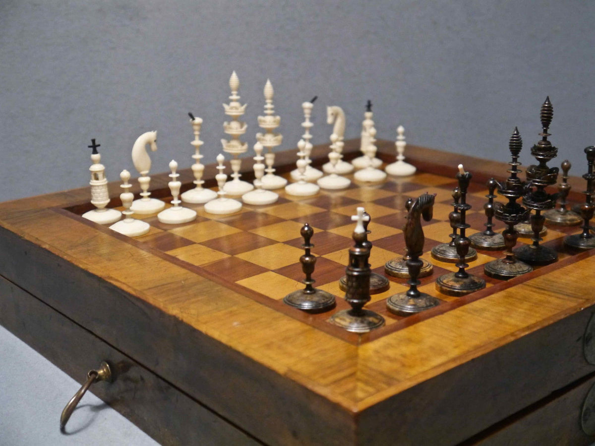 German Selenus Bone Chess Set, 18th century – Luke Honey | Antiques ...