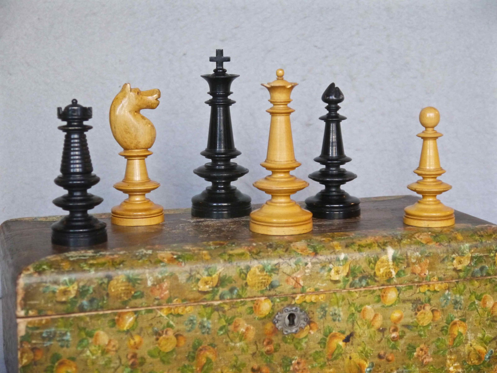 Large Coffee House Chess Set, Hamburg – Luke Honey | Antiques, Chess ...